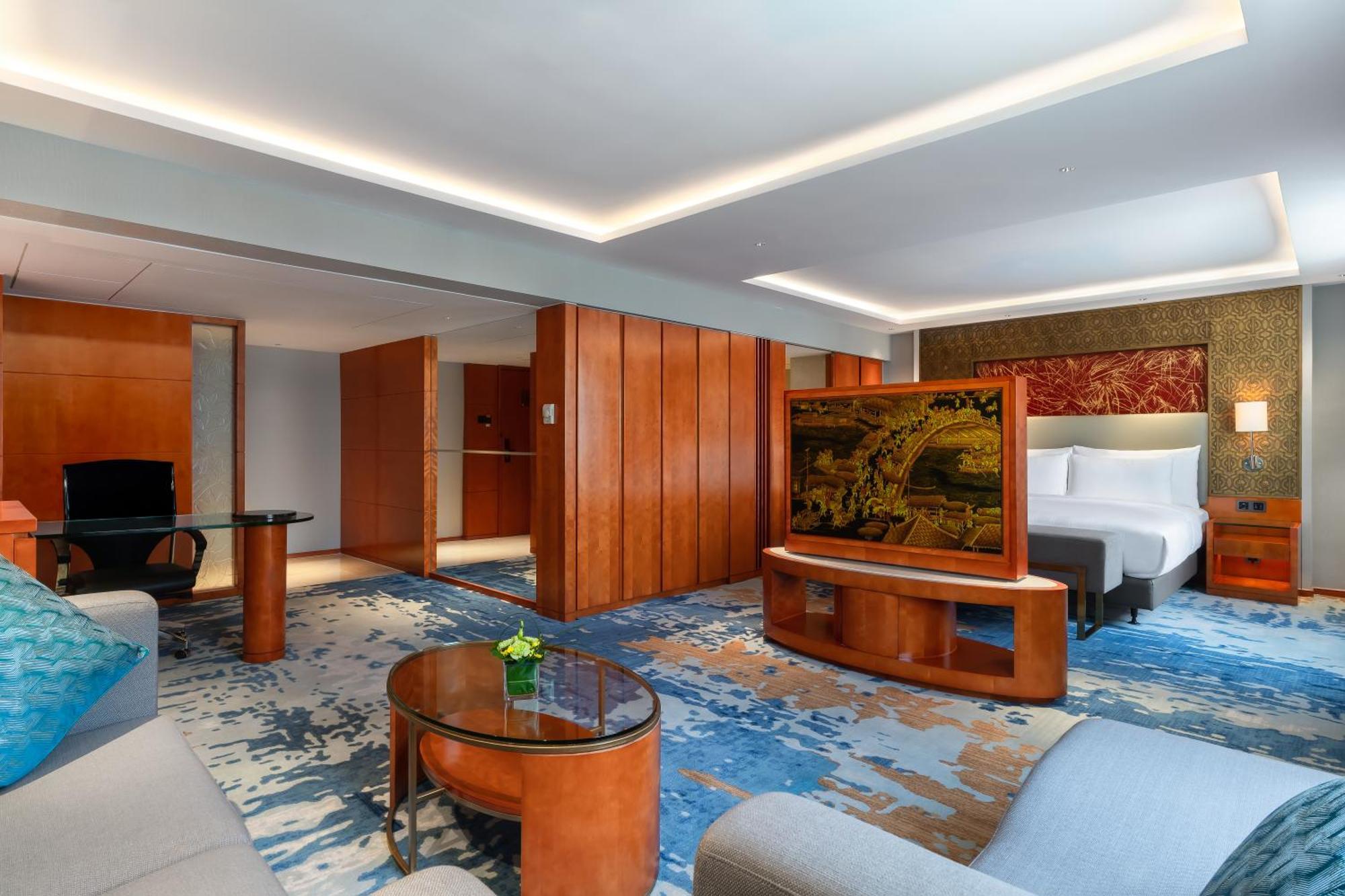 CHINA HOTEL GUANGZHOU - SUBWAY DIRECT TO PAZHOU EXHIBITION CENTER, FREE ...